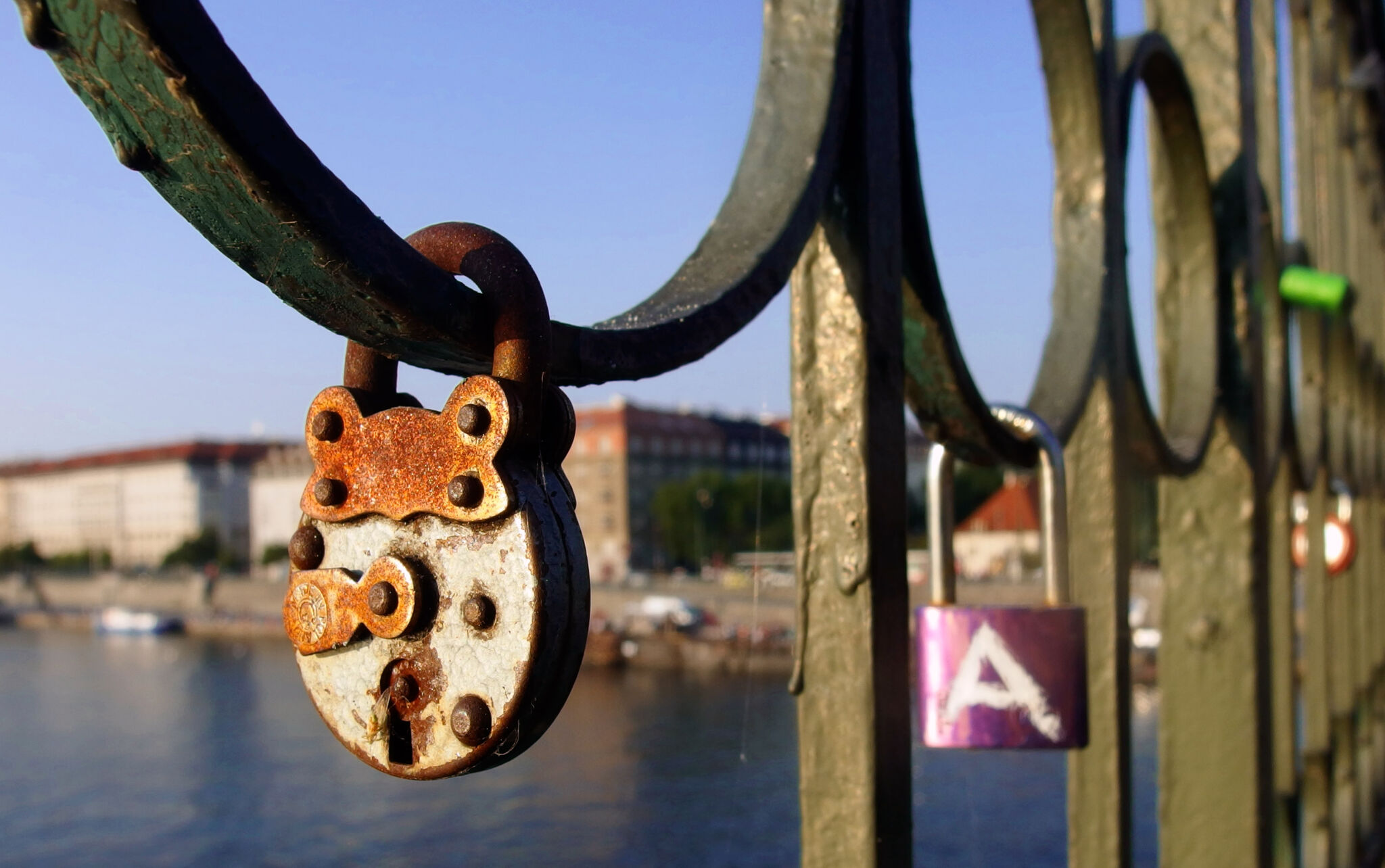 Vintage Lock | Copyright-free photo (by M. Vorel) | LibreShot
