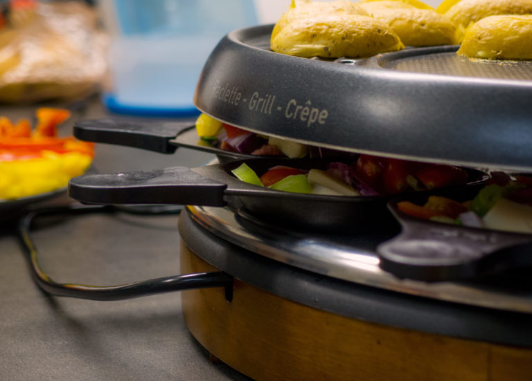 Raclette Gril | Copyright-free photo (by M. Vorel) | LibreShot
