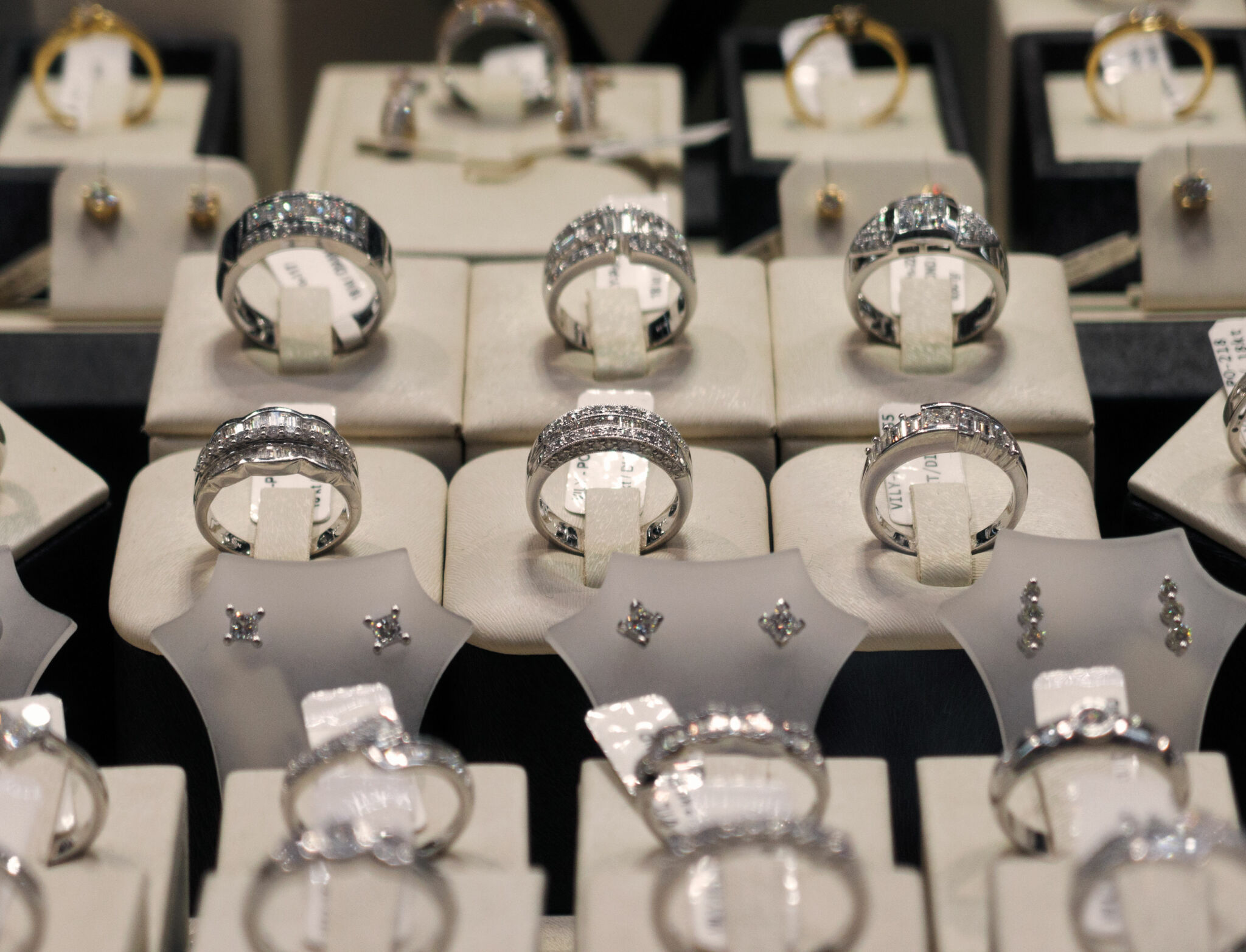 Rings in Jewelry | Copyright-free photo (by M. Vorel) | LibreShot