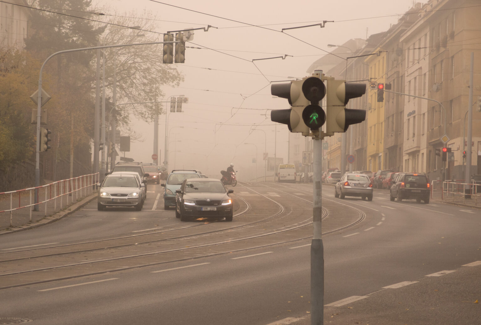 Urban Smog Caused By Cars | Copyright-free photo (by M. Vorel) | LibreShot
