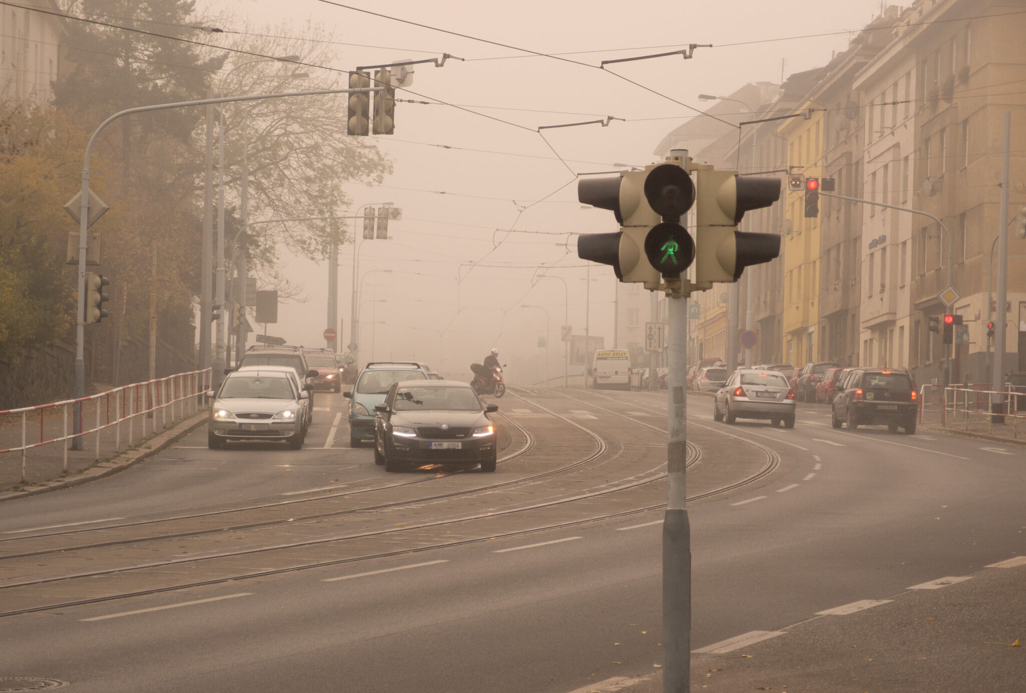 Urban Smog Caused By Cars | Copyright-free photo (by M. Vorel) | LibreShot
