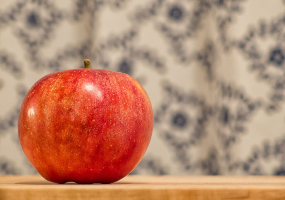 Red Apple | Copyright-free photo (by M. Vorel) | LibreShot
