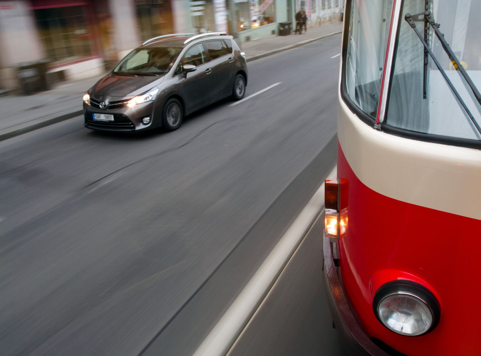 Tramway And Car | Copyright-free photo (by M. Vorel) | LibreShot