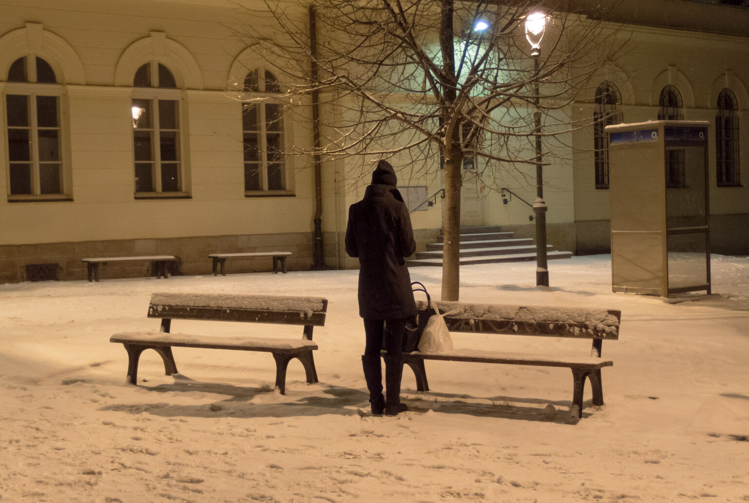 Waiting in The Night | Copyright-free photo (by M. Vorel) | LibreShot