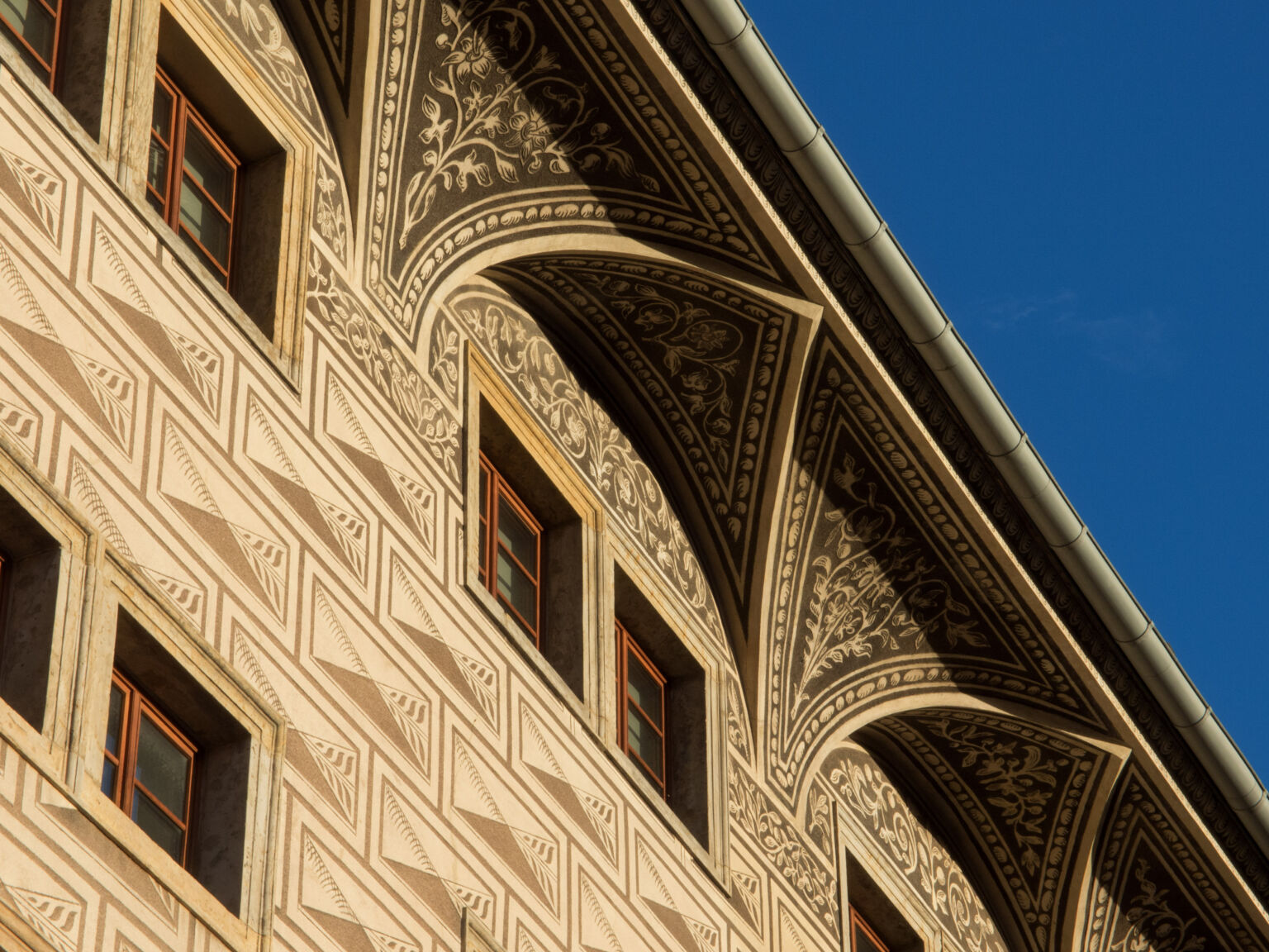 Sgraffito Facade | Copyright-free photo (by M. Vorel) | LibreShot