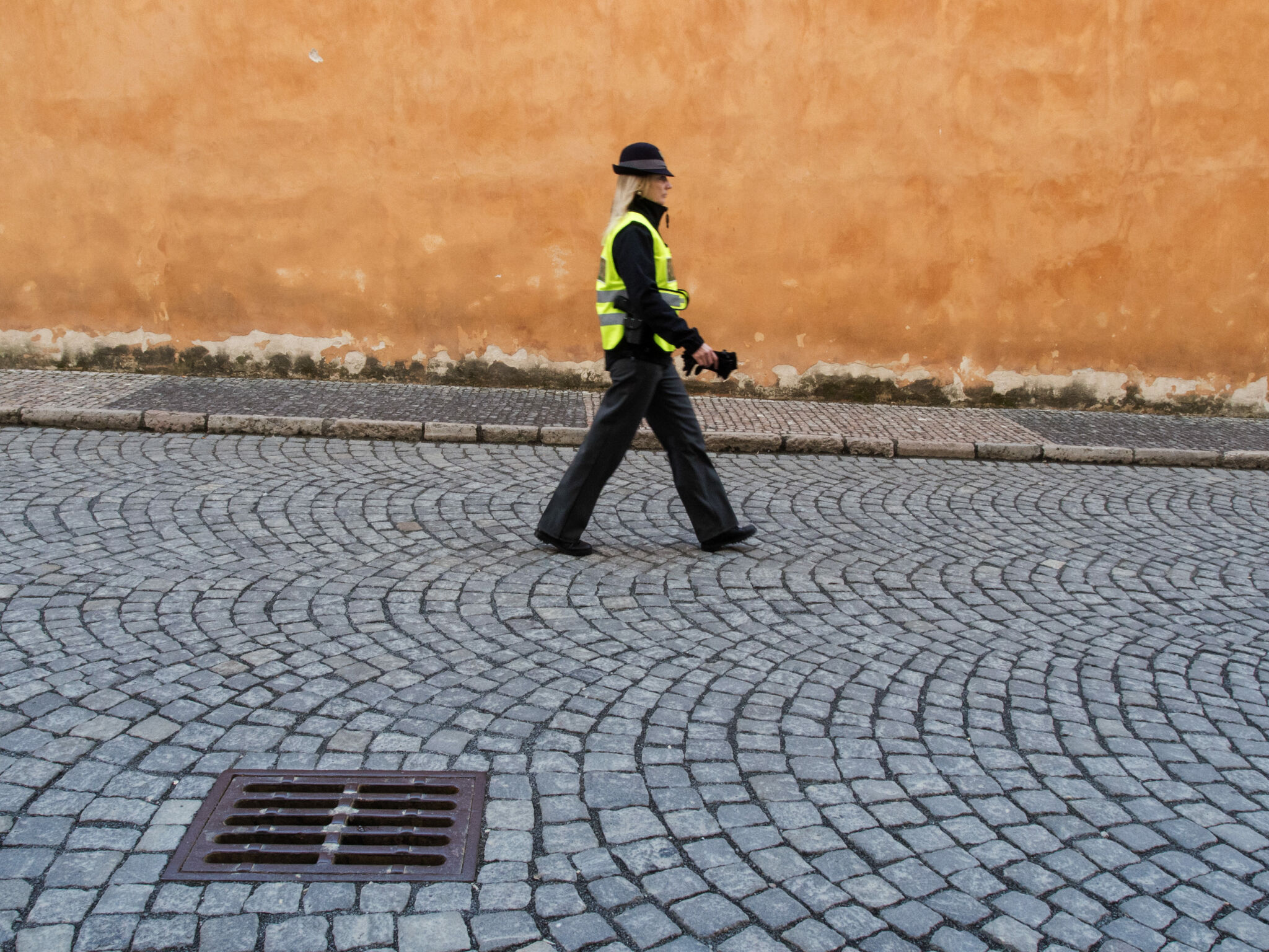 Police Woman Walking | Copyright-free photo (by M. Vorel) | LibreShot