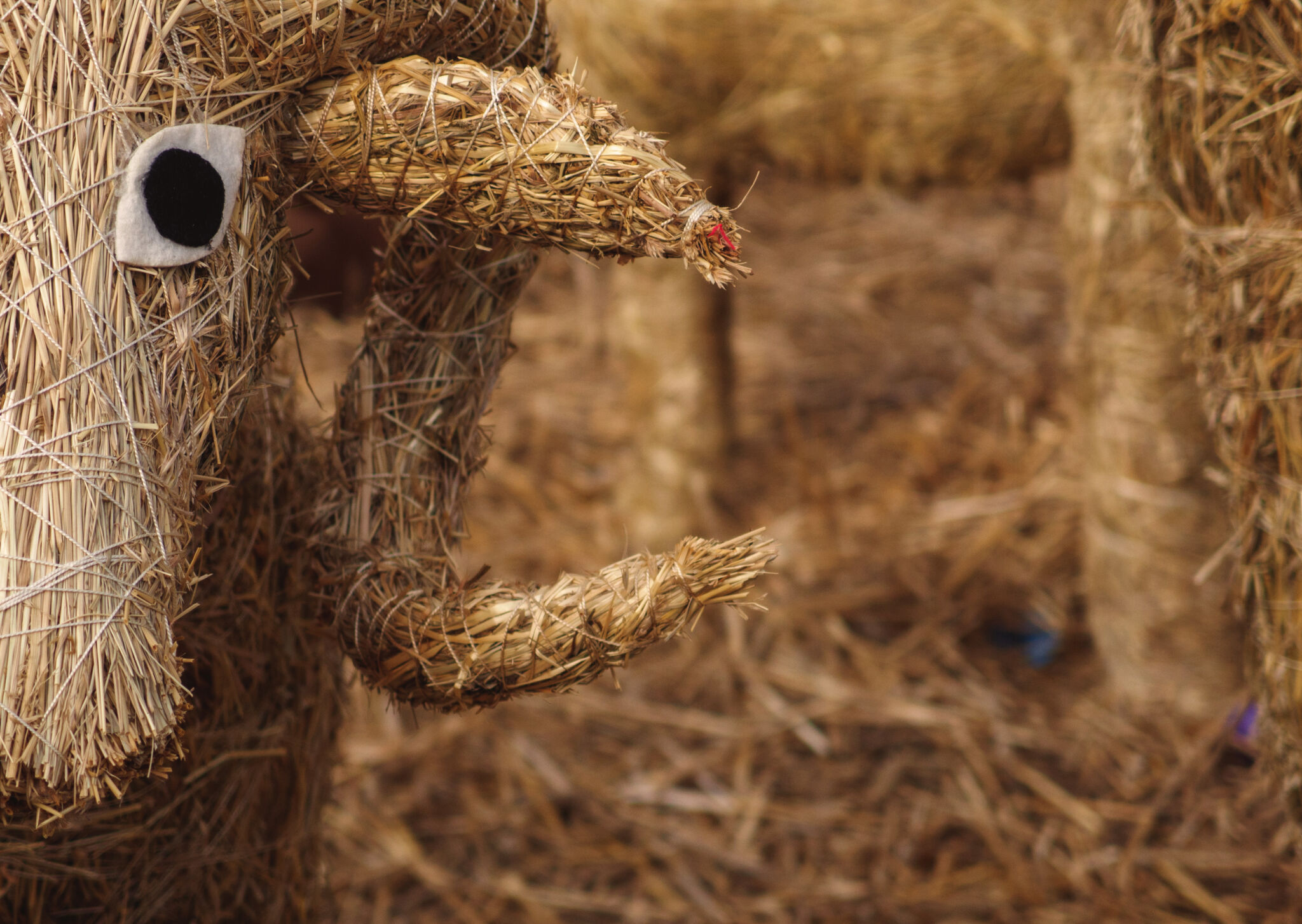 Easter Lamb Made Of Straw | Copyright-free photo (by M. Vorel) | LibreShot