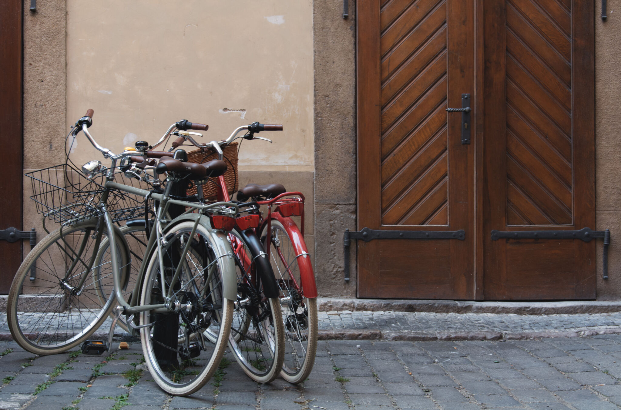 Classic city bikes | Copyright-free photo (by M. Vorel) | LibreShot