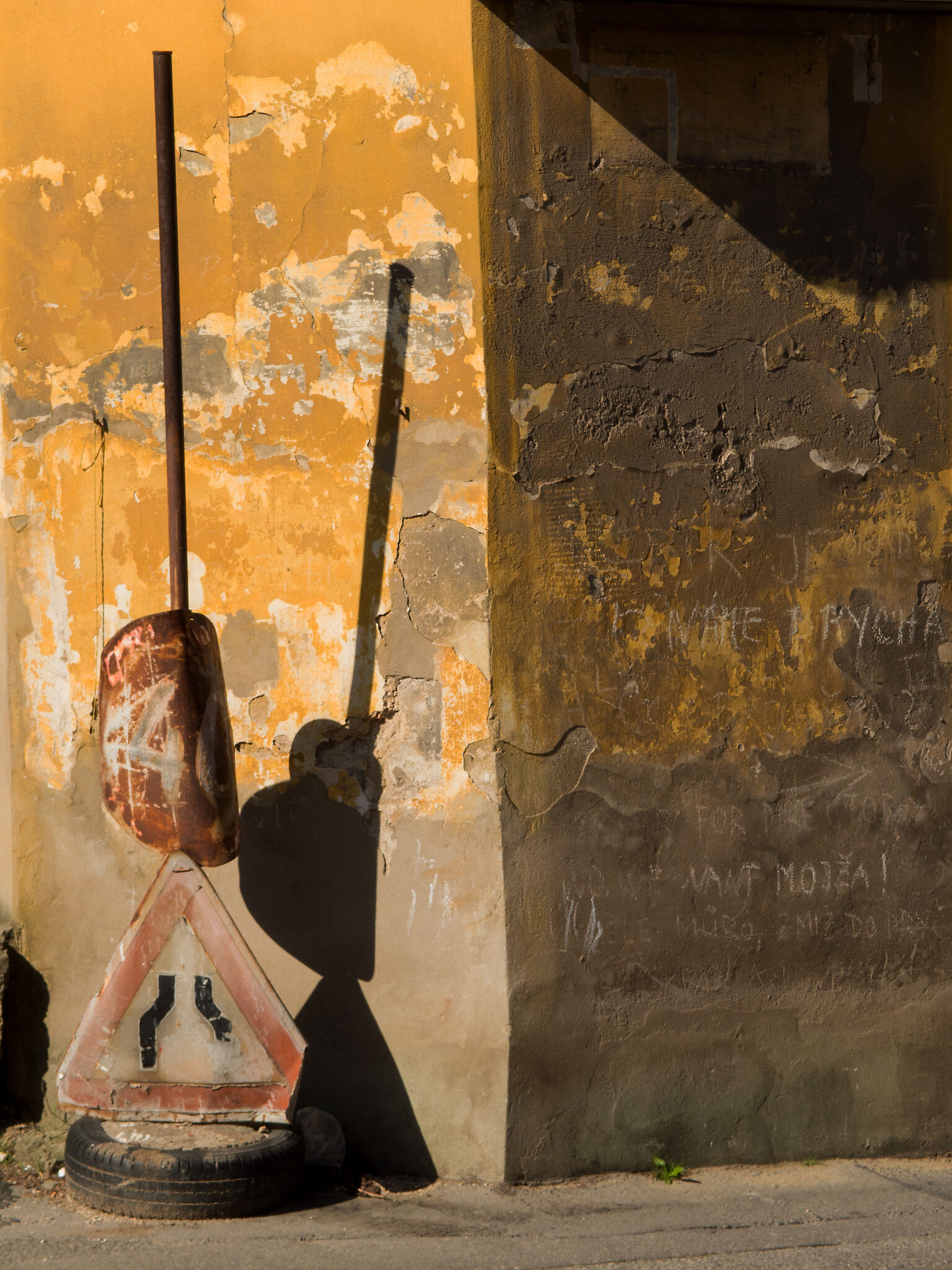 Street Still Life | Copyright-free photo (by M. Vorel) | LibreShot