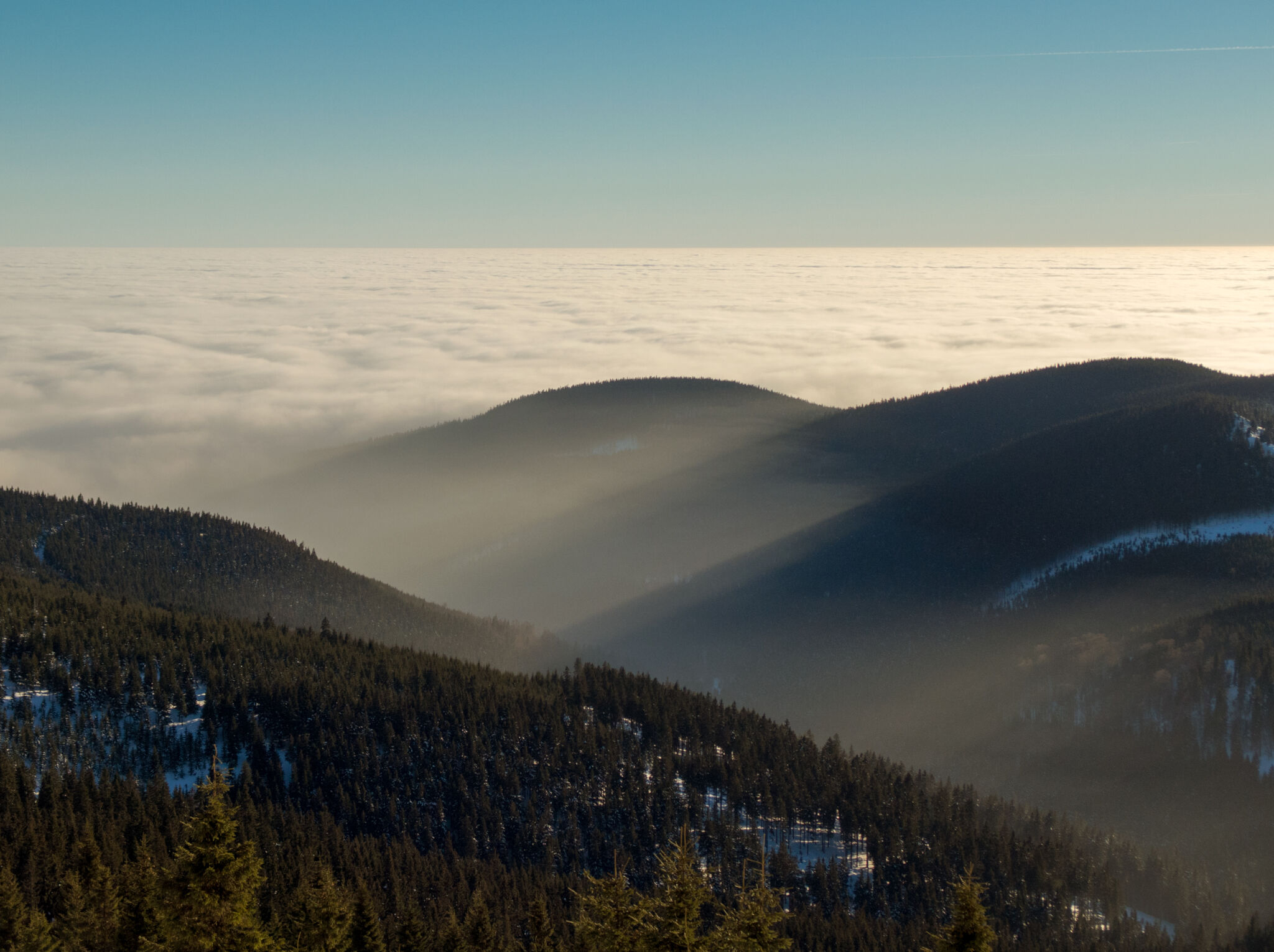 Hills above the clouds | Copyright-free photo (by M. Vorel) | LibreShot