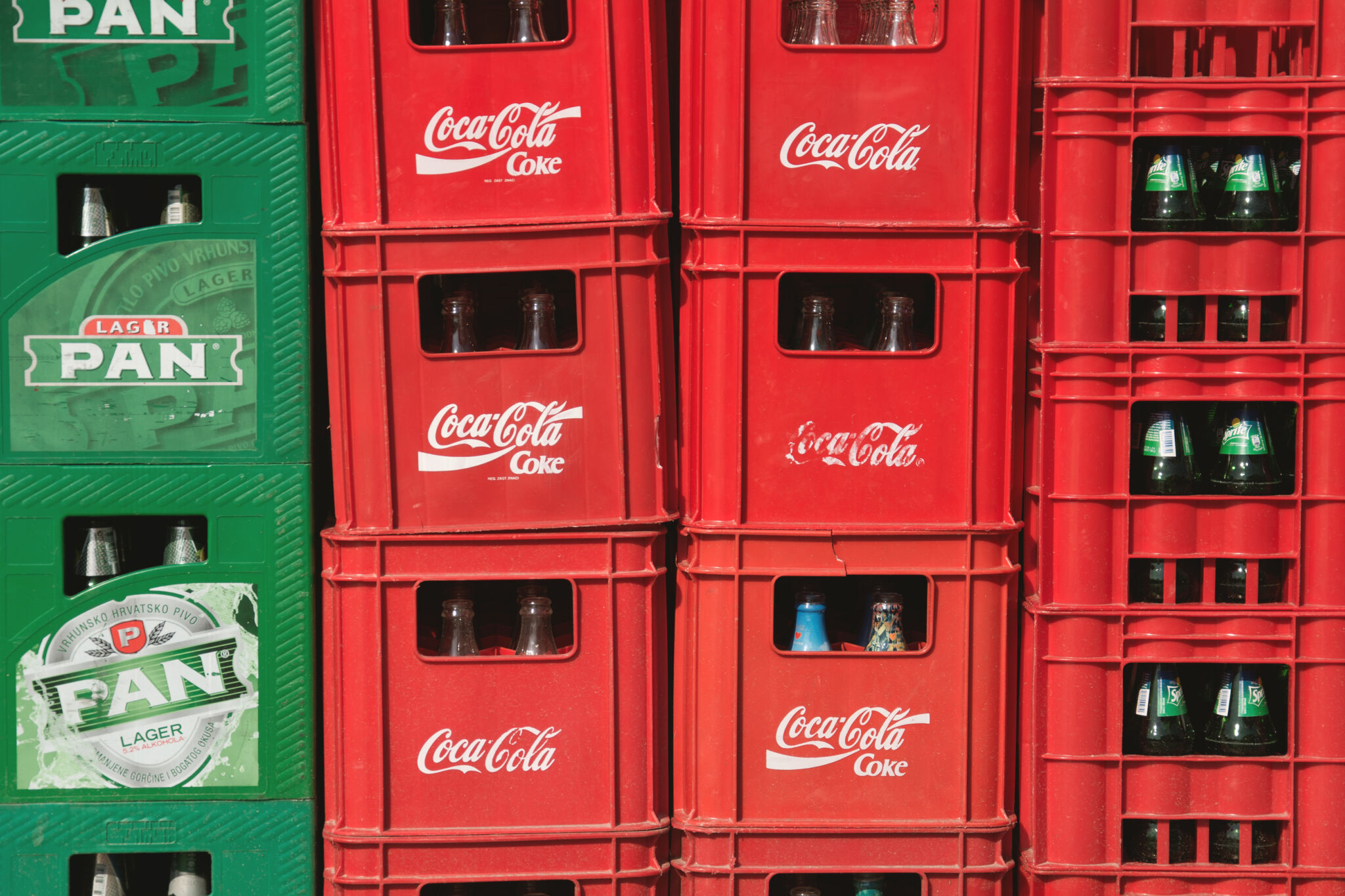 Beverage crates | Copyright-free photo (by M. Vorel) | LibreShot