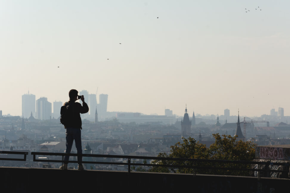 Man shooting cityscape | Copyright-free photo (by M. Vorel) | LibreShot