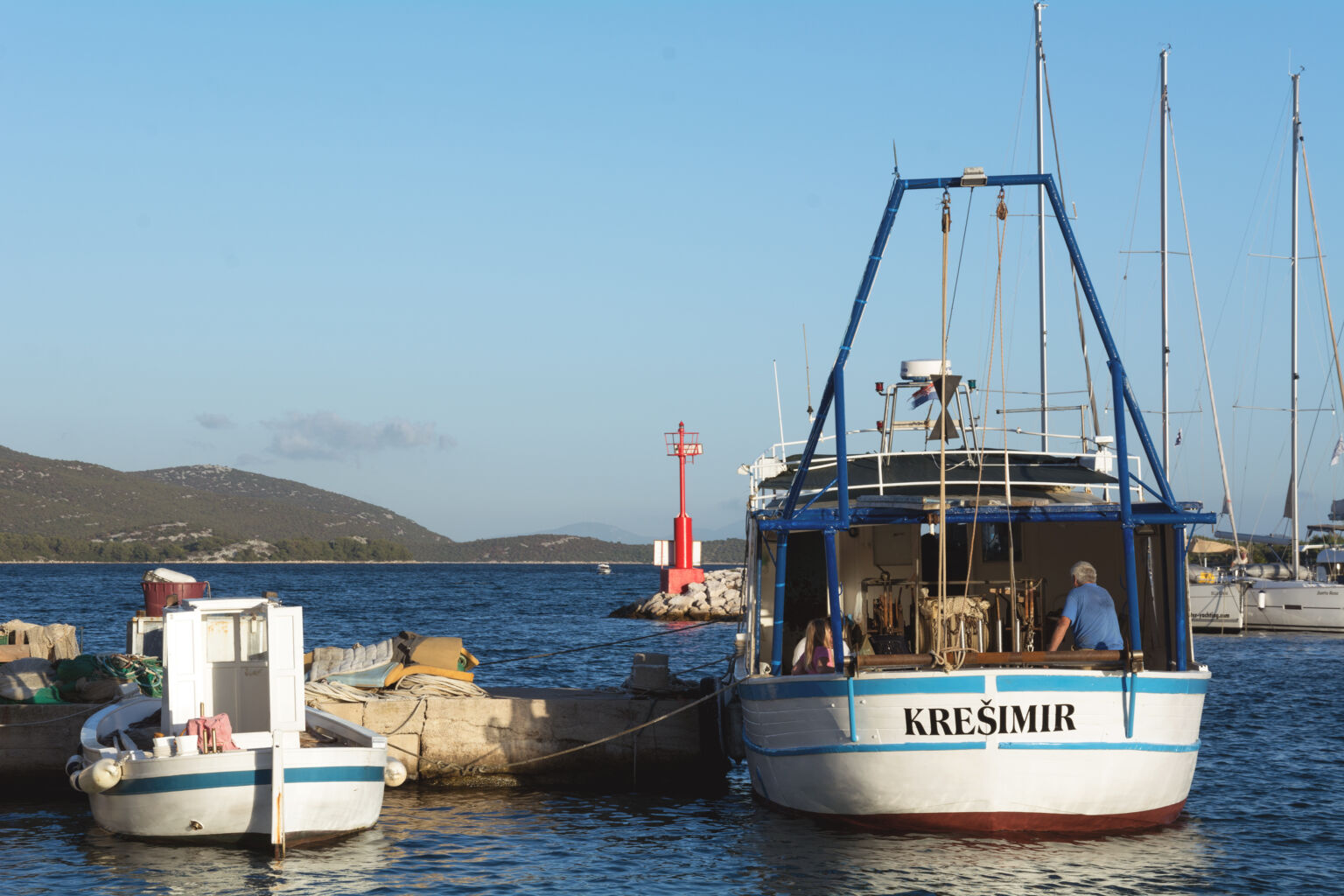 Fishing Boats in a Harbour | Copyright-free photo (by M. Vorel) | LibreShot