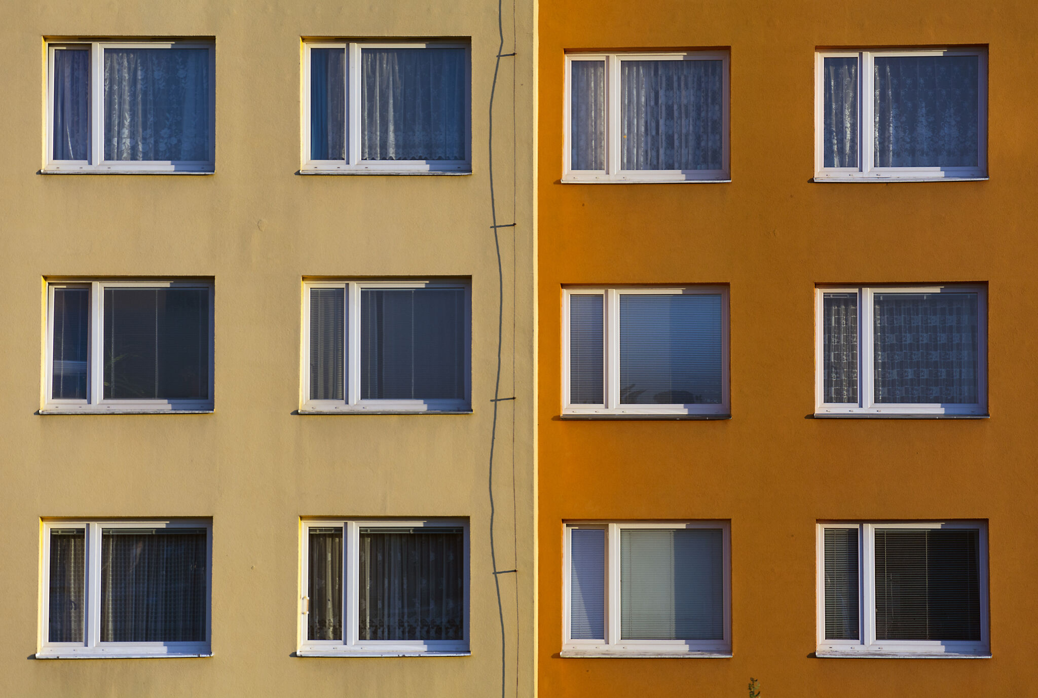 Old block of flats | Copyright-free photo (by M. Vorel) | LibreShot