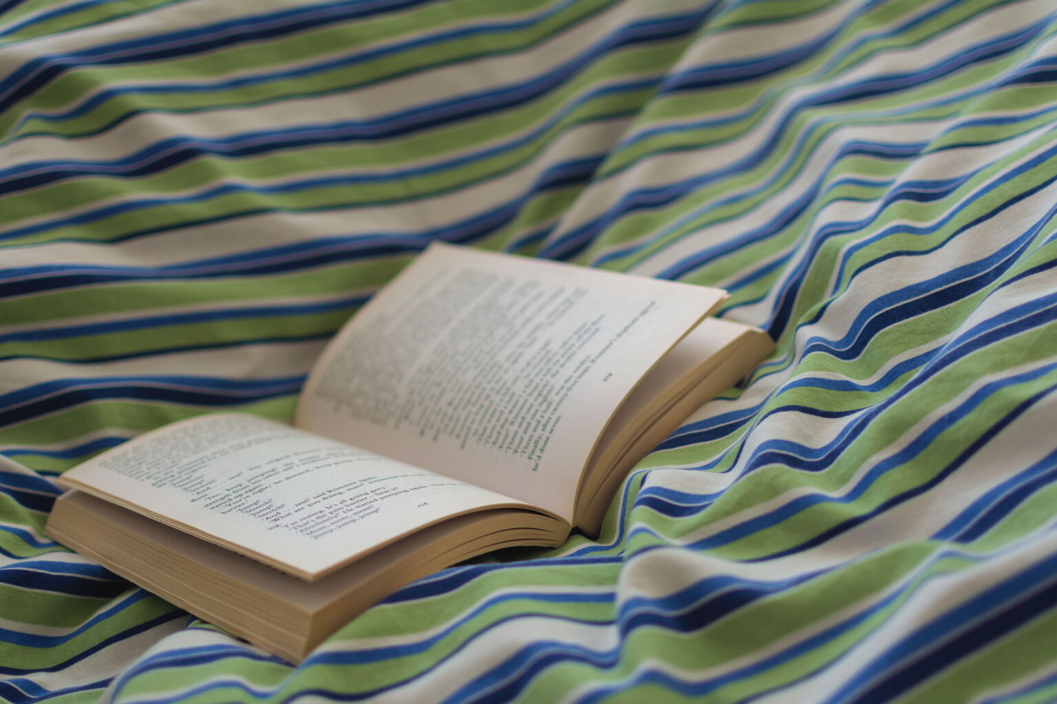 Open Book in Bed | Copyright-free photo (by M. Vorel) | LibreShot Open Book in Bed | Copyright-free photo (by M. Vorel) | LibreShot