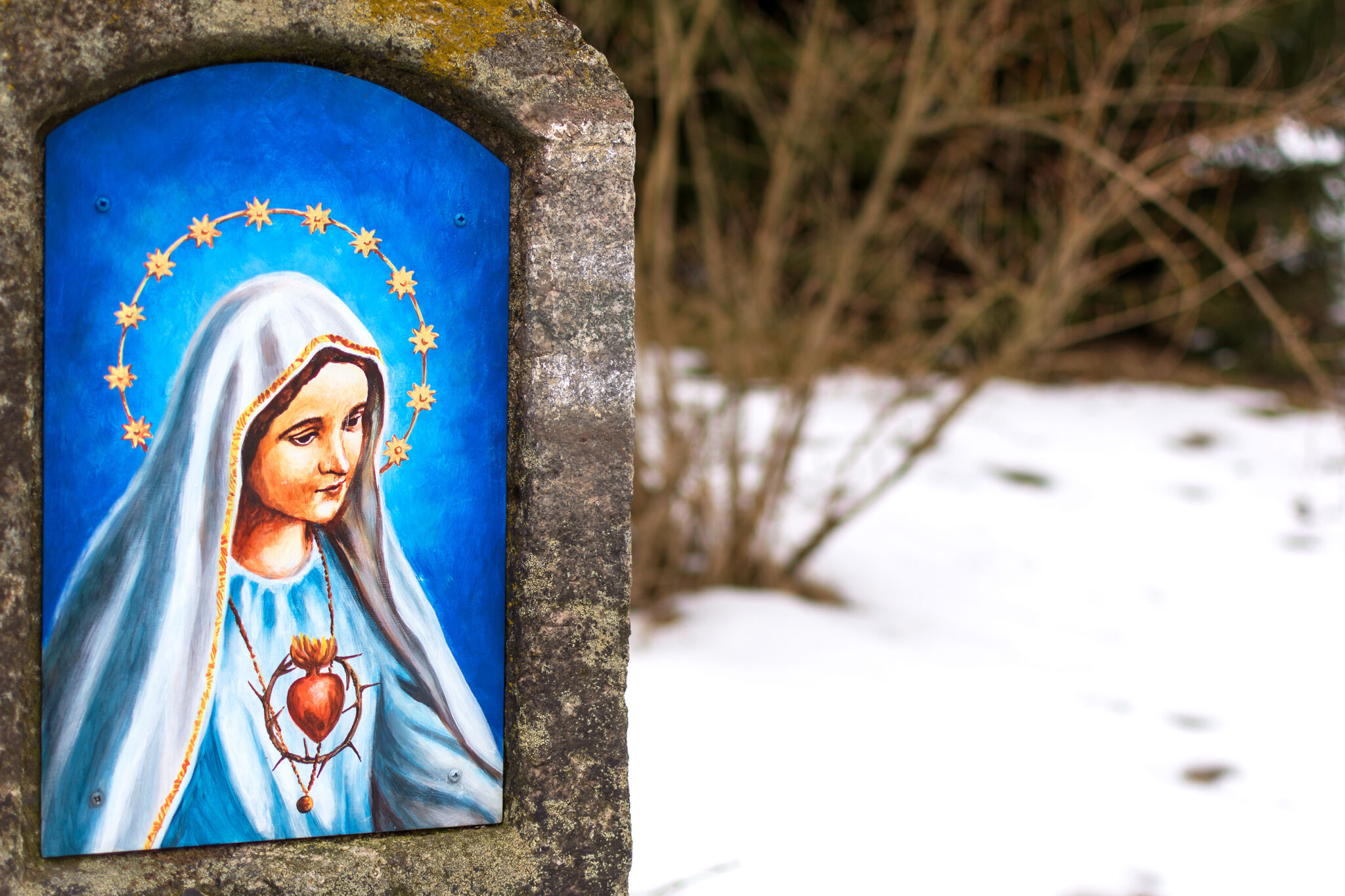 Mary on Wayside shrine | Copyright-free photo (by M. Vorel) | LibreShot