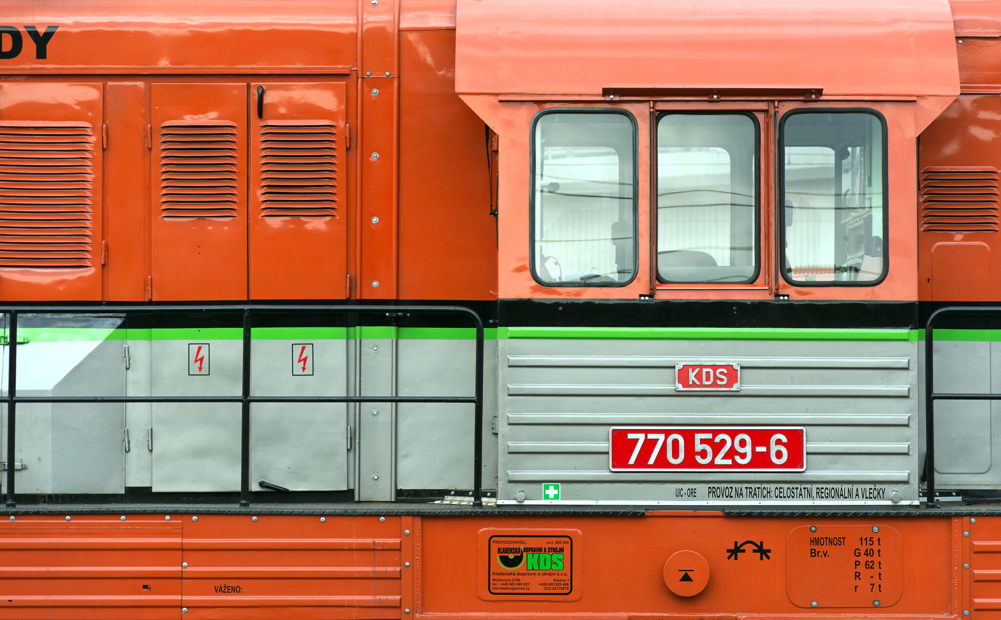 Orange Locomotive | Copyright-free photo (by M. Vorel) | LibreShot