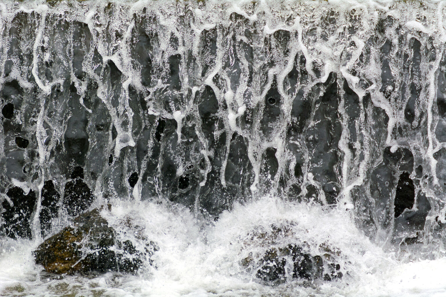 Waterfall Texture | Copyright-free photo (by M. Vorel) | LibreShot