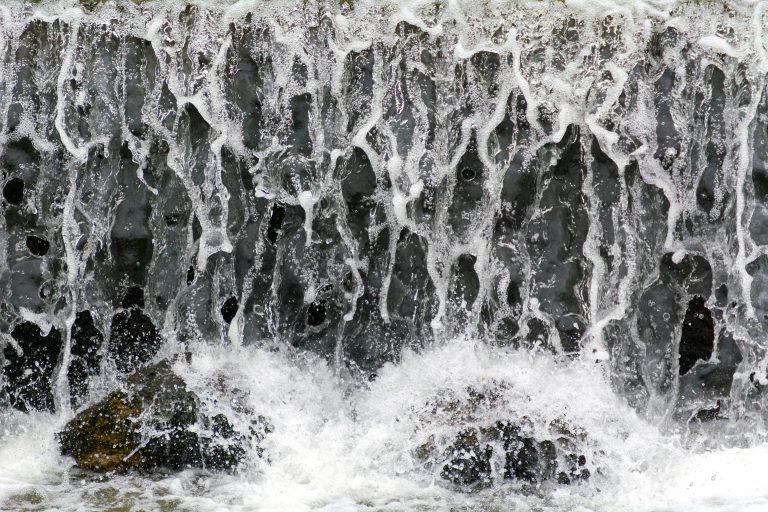 Waterfall Texture | Copyright-free photo (by M. Vorel) | LibreShot