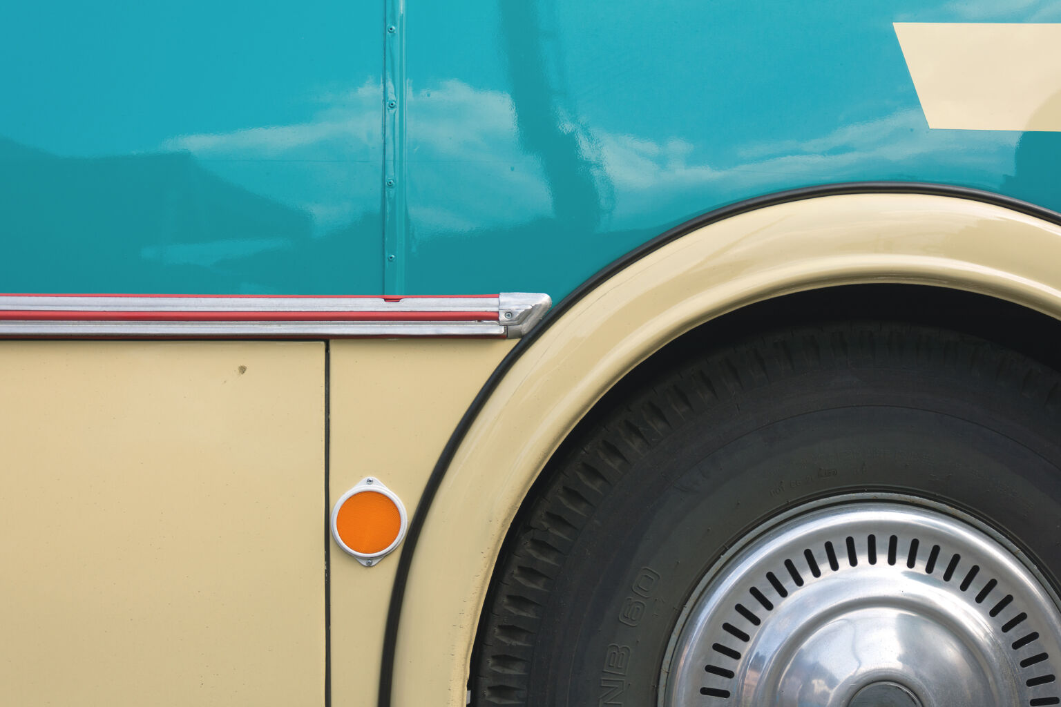 Vintage Bus Close-Up | Copyright-free photo (by M. Vorel) | LibreShot