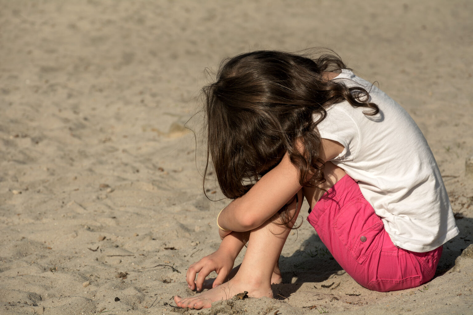 Small sad girl on the beach | Copyright-free photo (by M. Vorel ...
