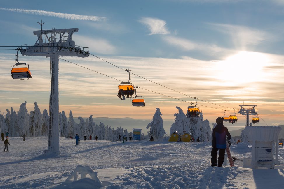 Ski lift in sunset | Copyright-free photo (by M. Vorel) | LibreShot
