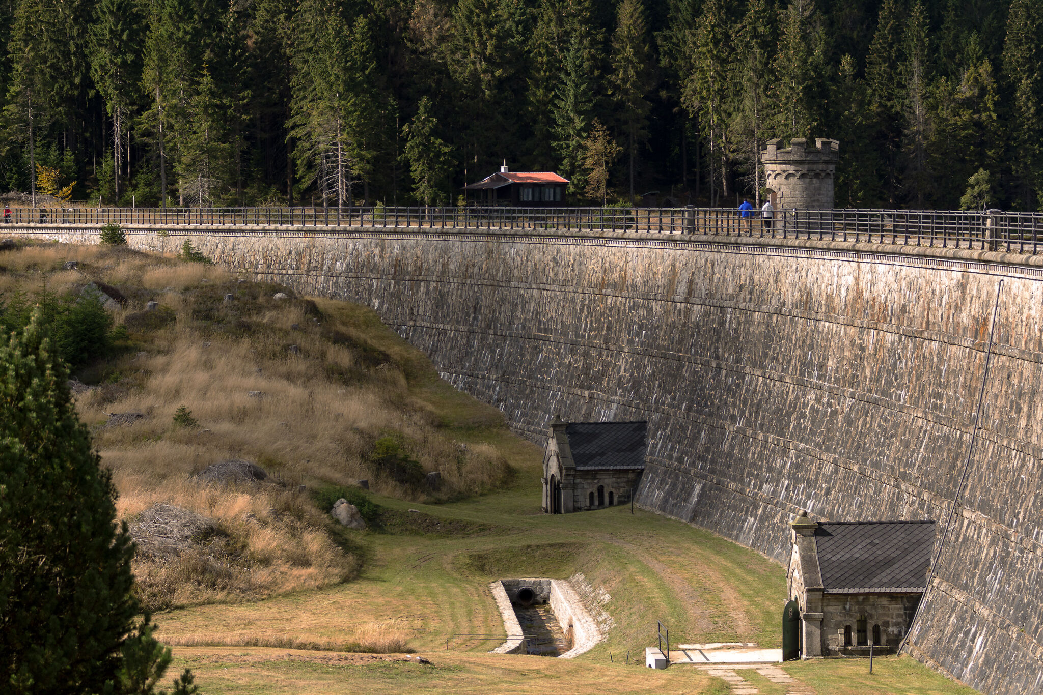 Old stone dam in Bedrichov | Copyright-free photo (by M. Vorel) | LibreShot