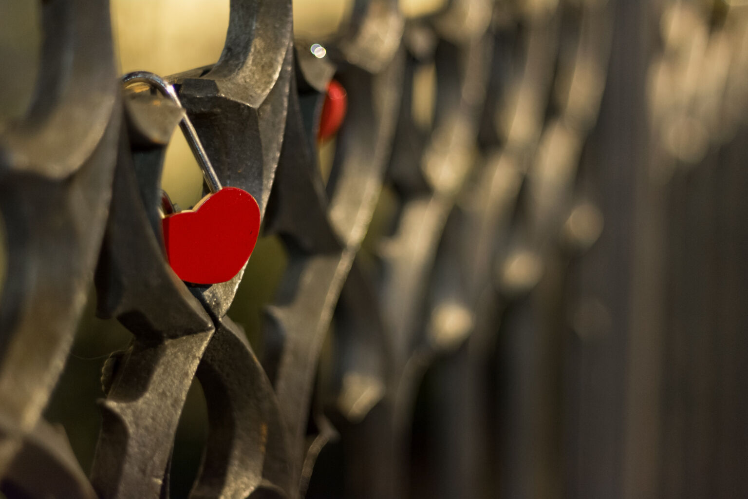 Heart Love Lock | Copyright-free photo (by M. Vorel) | LibreShot