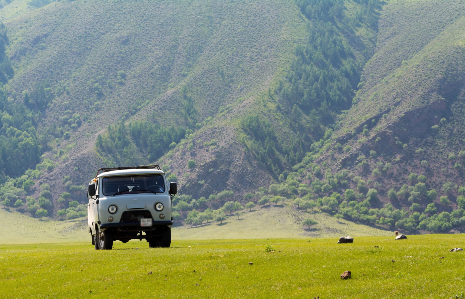 Russian Van in Mongolia | Copyright-free photo (by M. Vorel) | LibreShot