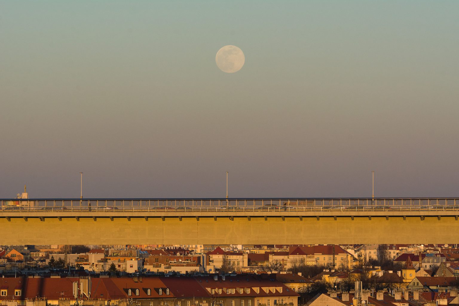 Nusle Bridge in Prague | Copyright-free photo (by M. Vorel) | LibreShot