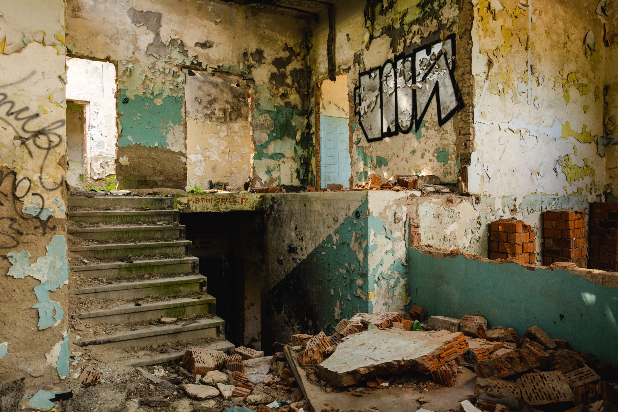 The Urbex Interior of the Ruined House | Copyright-free photo (by M ...