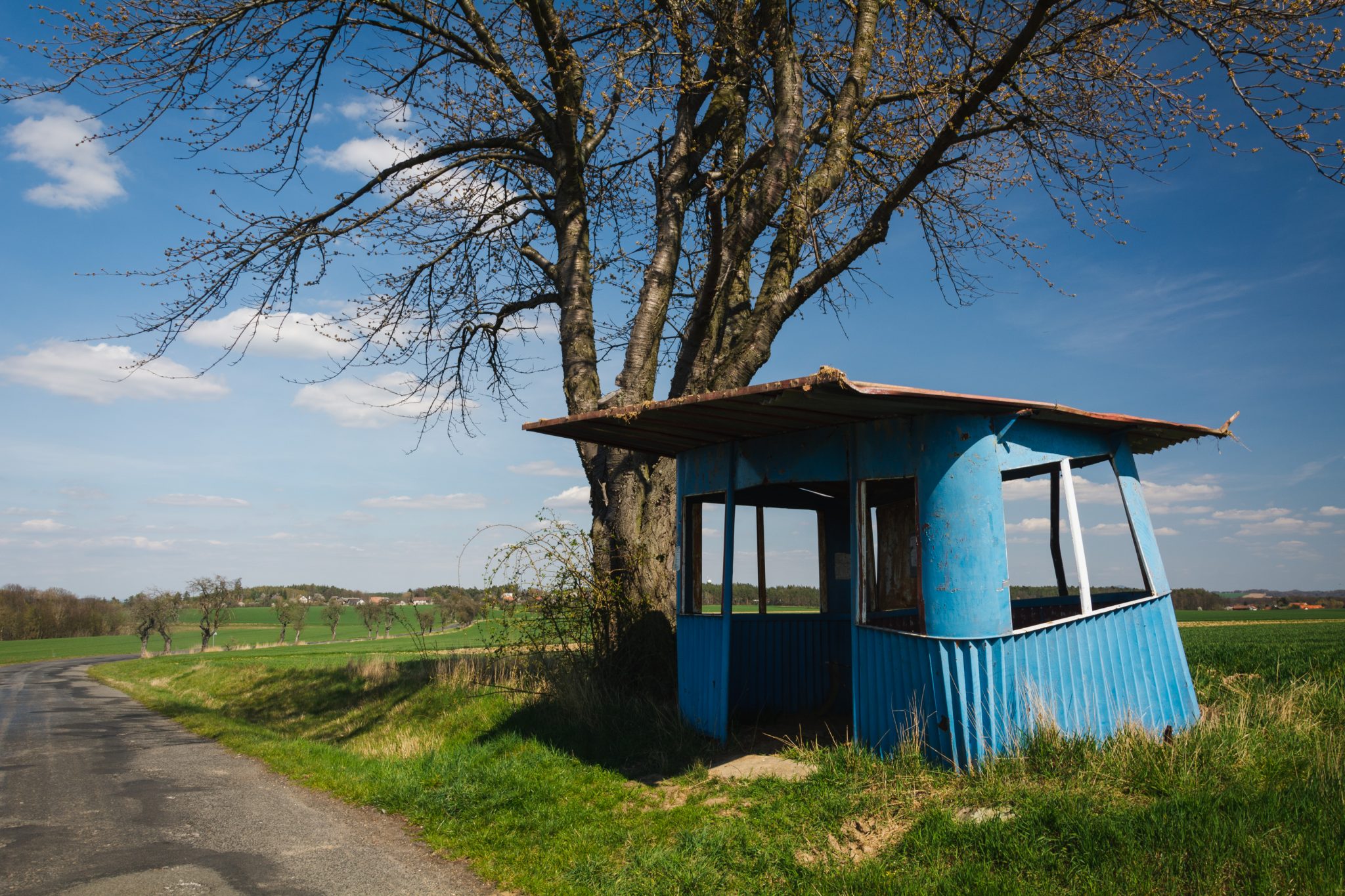 Vintage Bus Stop | Copyright-free photo (by M. Vorel) | LibreShot