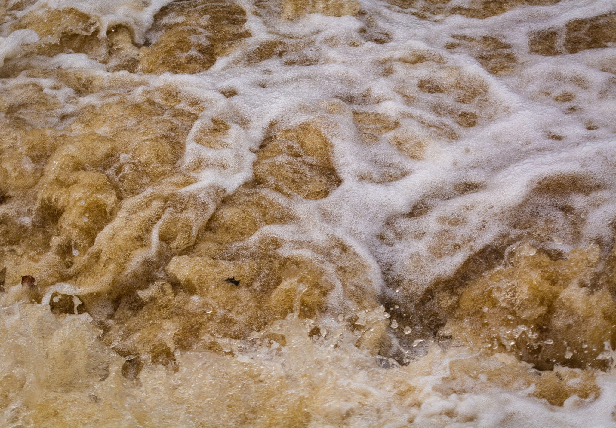 Dirty Water | Copyright-free photo (by M. Vorel) | LibreShot